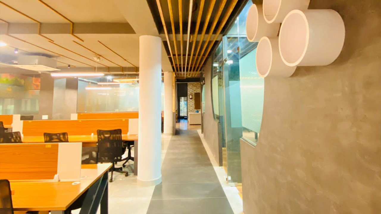 Maximizing Space Efficiency: Tips for Optimizing Commercial Office Layouts